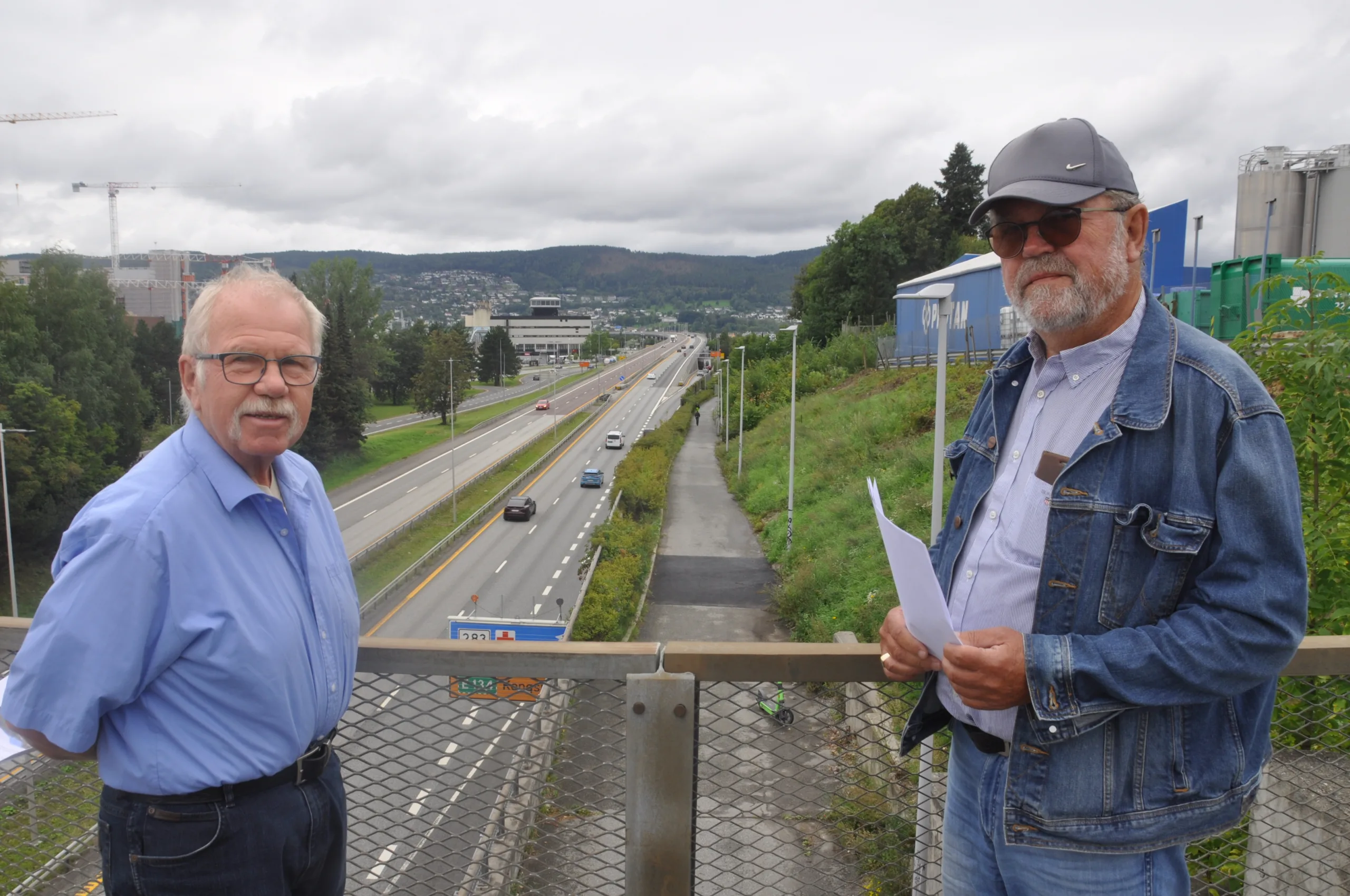 Her er to av bru-pionerene fra den første Drammensvogna - Samferdsel ...